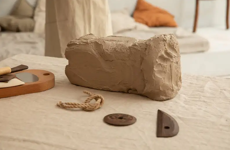 Mengenal Berbagai Jenis Tanah Liat yang Cocok Dibuat Menjadi Patung - BisnisLagi.com